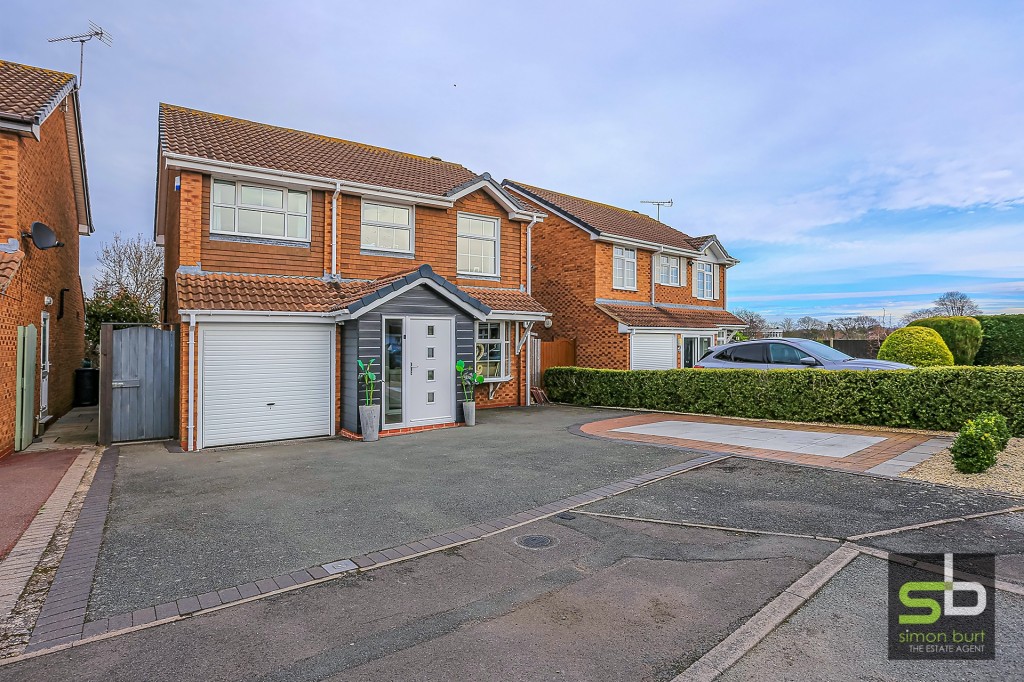 4-bedroom detached house for sale in Blaythorn Avenue, Solihull