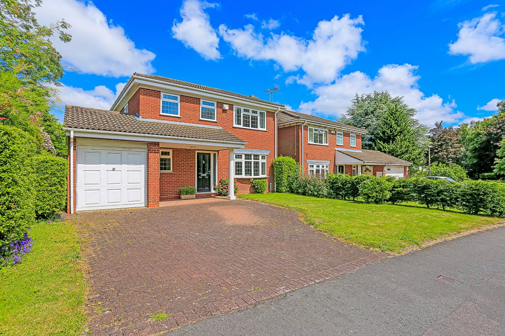 4-bedroom detached house for sale in Cloudbridge Drive, Solihull